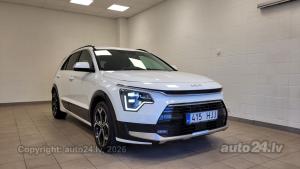 Белый Киа Niro 2022 в Пярну, объемом двигателя 1.60 л и пробегом 94 тыс. км за 23900 €, фото  на AUTOMOTO.COM.LV
