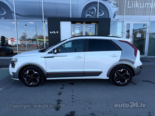 Balts Kia Niro 2024 Tallina, ar dzinēja tilpumu 0.00 L un nobraukumu 40 tūkst. km par 36990 €, foto 2 vietnē AUTOMOTO.COM.LV