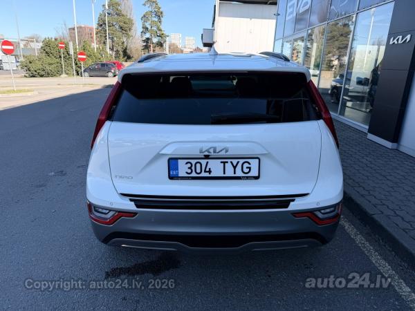 Balts Kia Niro 2024 Tallina, ar dzinēja tilpumu 0.00 L un nobraukumu 40 tūkst. km par 36990 €, foto 3 vietnē AUTOMOTO.COM.LV