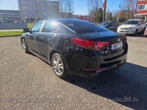 Black Kia Optima 2012 in Tallinn, with an engine capacity of 1.70 L and mileage of 205 thousand km for 4999 €, photo 6 on AUTOMOTO.COM.LV