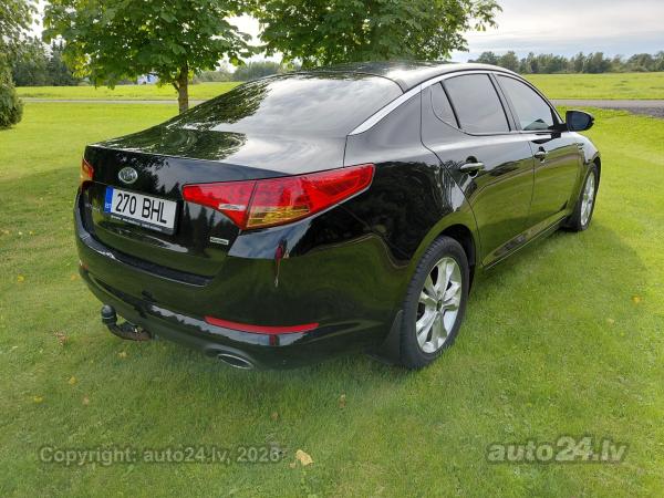 Black Kia Optima 2012 in Rakvere, with an engine capacity of 1.70 L and mileage of 62 thousand km for 6999 €, photo 4 on AUTOMOTO.COM.LV