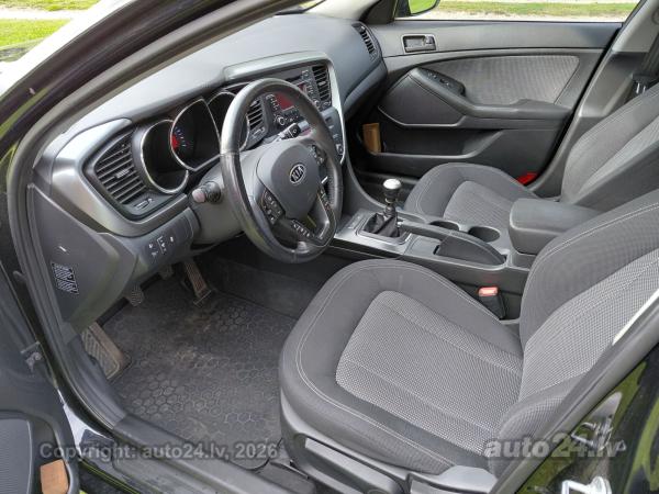 Black Kia Optima 2012 in Rakvere, with an engine capacity of 1.70 L and mileage of 62 thousand km for 6999 €, photo 10 on AUTOMOTO.COM.LV
