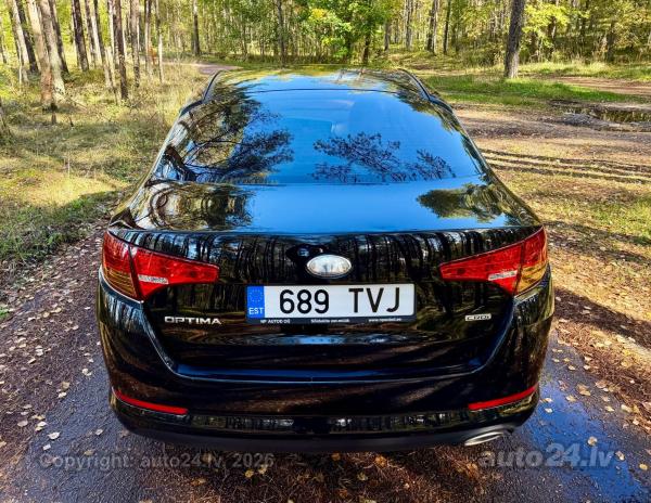 Melns Kia Optima 2012 Tallina, ar dzinēja tilpumu 1.70 L un nobraukumu 210 tūkst. km par 4999 €, foto 6 vietnē AUTOMOTO.COM.LV