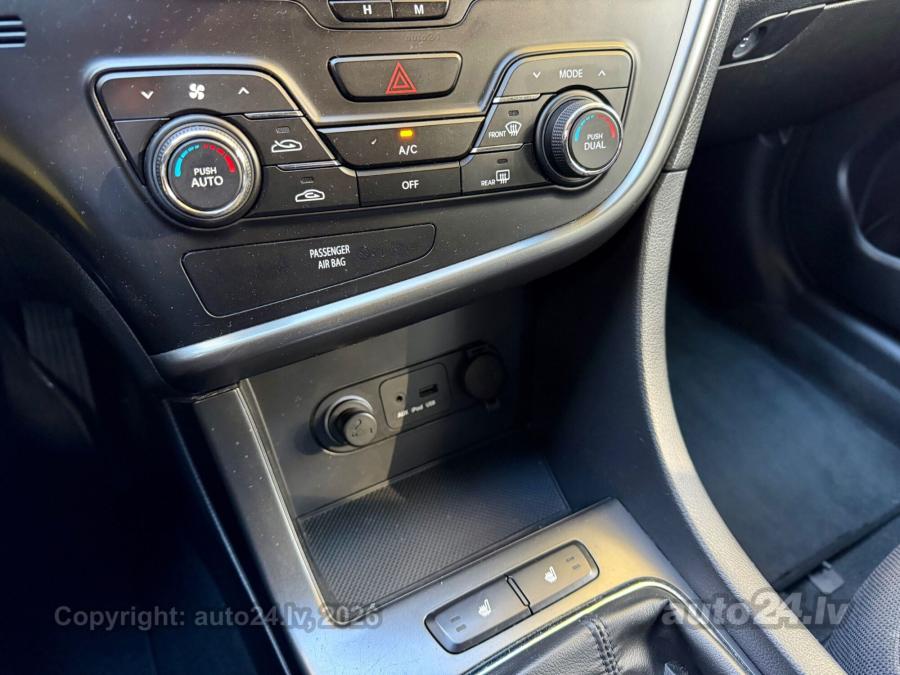 Melns Kia Optima 2012 Tallina, ar dzinēja tilpumu 1.70 L un nobraukumu 210 tūkst. km par 4999 €, foto 17 vietnē AUTOMOTO.COM.LV