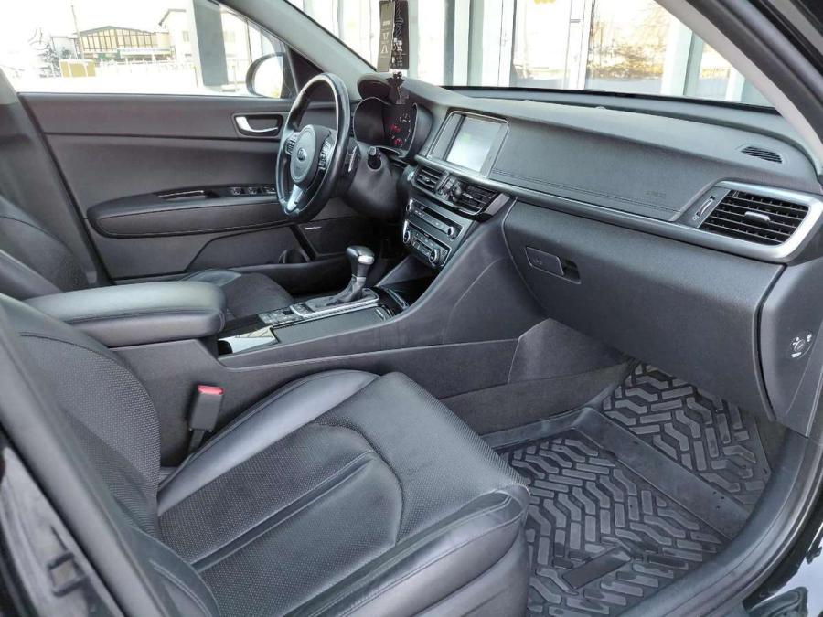 Black Kia Optima 2016 in Vilnius, with an engine capacity of 1.69 L and mileage of 160 thousand km for 8000 €, photo 15 on AUTOMOTO.COM.LV