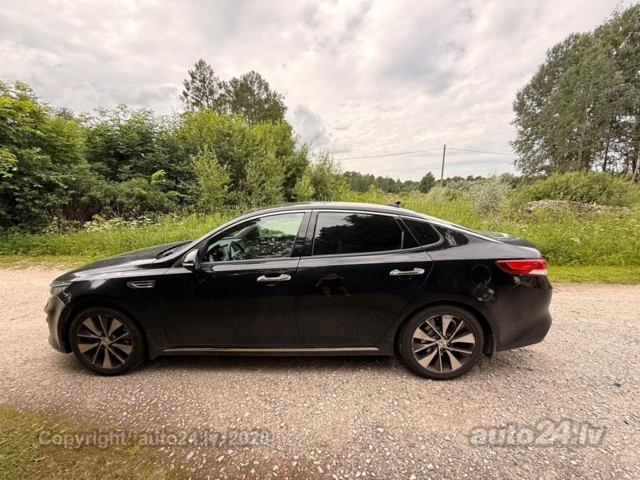 Black Kia Optima 2016 in Tallinn, with an engine capacity of 2.00 L and mileage of 206 thousand km for 10900 €, photo 1 on AUTOMOTO.COM.LV