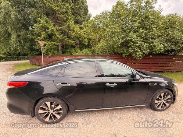 Black Kia Optima 2016 in Tallinn, with an engine capacity of 2.00 L and mileage of 206 thousand km for 10900 €, photo 3 on AUTOMOTO.COM.LV