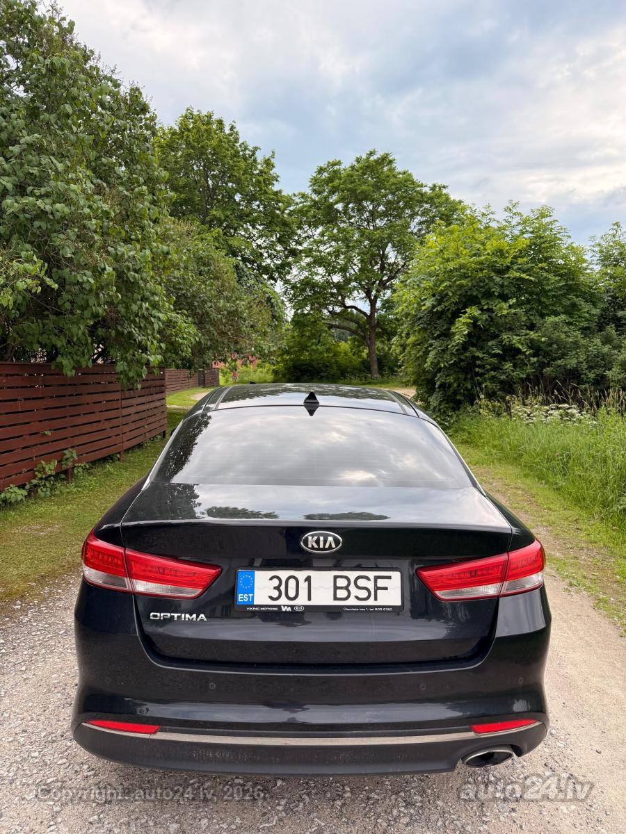 Black Kia Optima 2016 in Tallinn, with an engine capacity of 2.00 L and mileage of 206 thousand km for 10900 €, photo 5 on AUTOMOTO.COM.LV