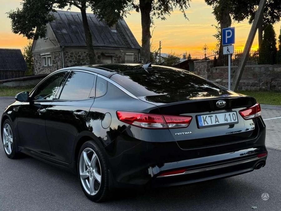 Black Kia Optima 2016 in Vilnius, with an engine capacity of 2.40 L and mileage of 126 thousand km for 6950 €, photo 7 on AUTOMOTO.COM.LV