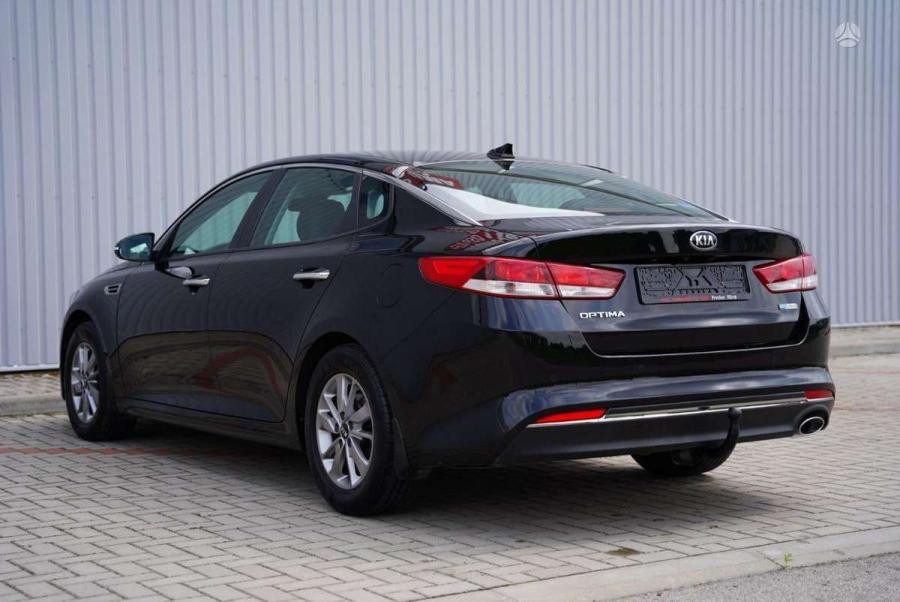 Black Kia Optima 2018 in Marijampole, with an engine capacity of 1.69 L and mileage of 73 thousand km for 9450 €, photo 11 on AUTOMOTO.COM.LV