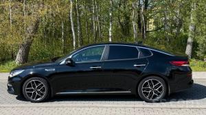 Black Kia Optima 2020 in Liepaja, with an engine capacity of 1.60 L and mileage of 70 thousand km for 12490 €, photo 4 on AUTOMOTO.COM.LV