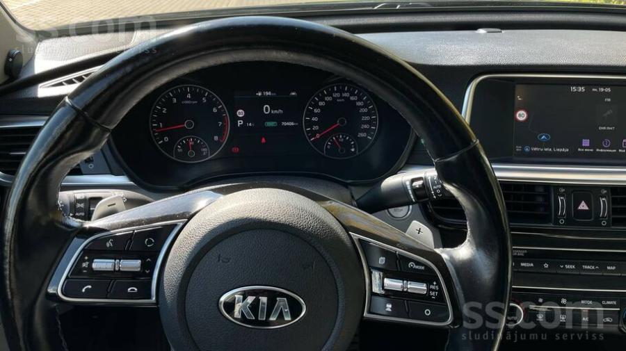 Black Kia Optima 2020 in Liepaja, with an engine capacity of 1.60 L and mileage of 70 thousand km for 12490 €, photo 6 on AUTOMOTO.COM.LV