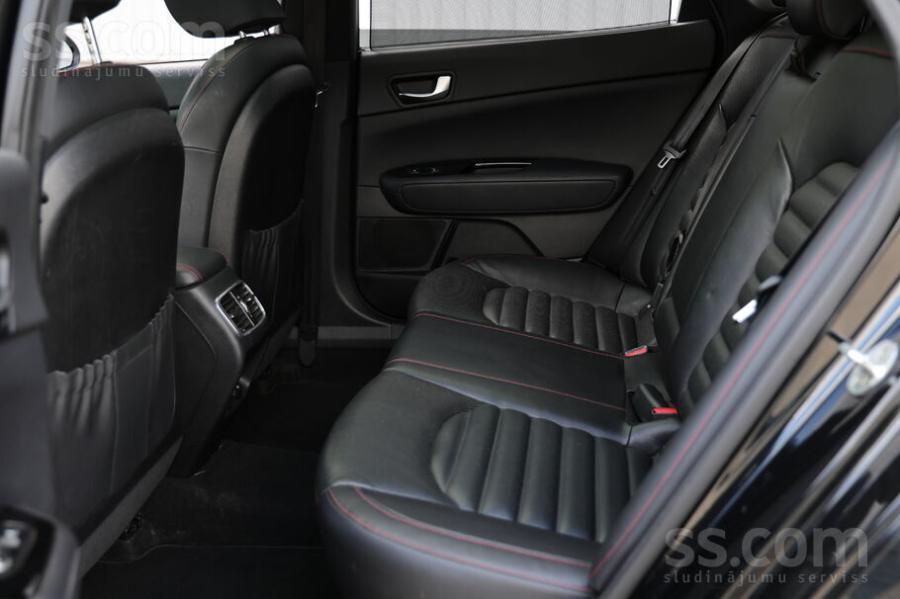Melns Kia Optima 2016 Tukums, ar dzinēja tilpumu 1.70 L un nobraukumu 274 tūkst. km par 9990 €, foto 17 vietnē AUTOMOTO.COM.LV