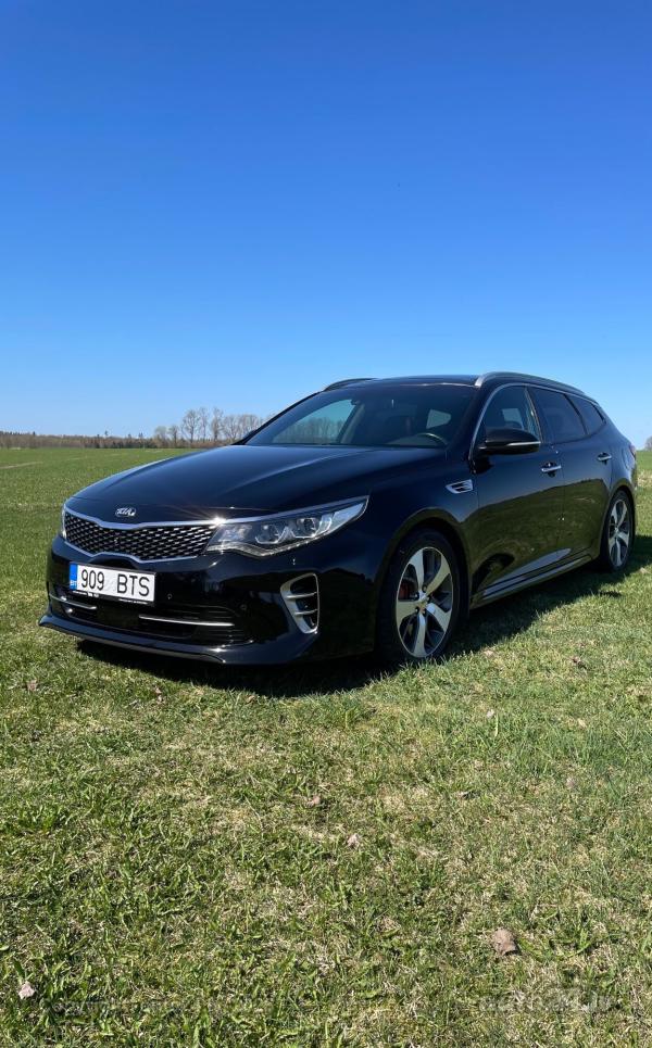 Black Kia Optima 2016 in Tallinn, with an engine capacity of 2.00 L and mileage of 158 thousand km for 15000 €, photo 1 on AUTOMOTO.COM.LV