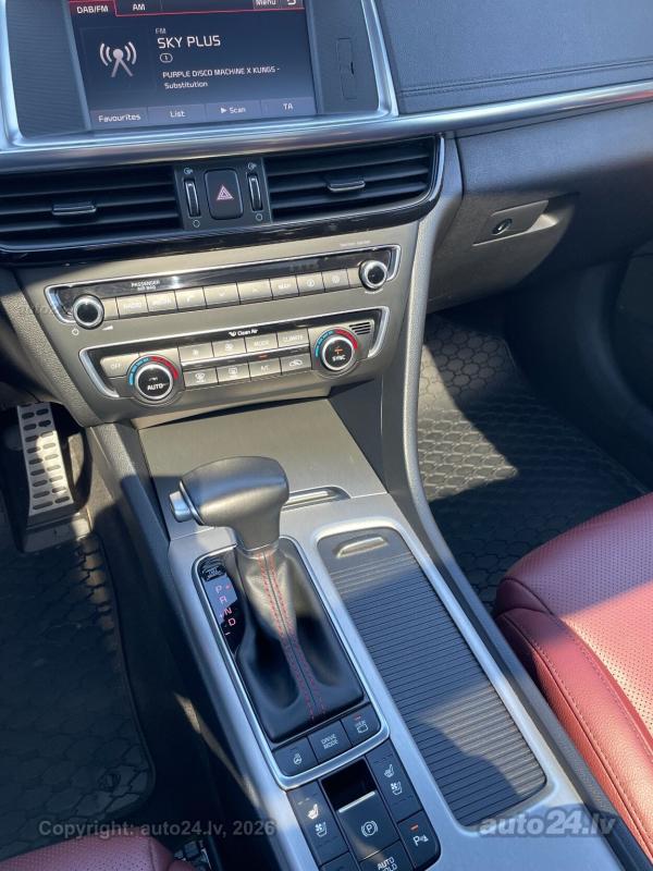 Black Kia Optima 2016 in Tallinn, with an engine capacity of 2.00 L and mileage of 158 thousand km for 15000 €, photo 10 on AUTOMOTO.COM.LV