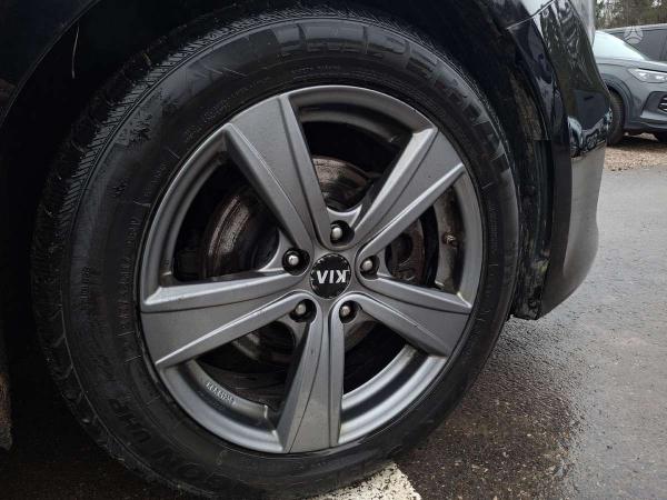 Black Kia Optima 2017 in Vilnius, with an engine capacity of 2.00 L and mileage of 146 thousand km for 9438 €, photo 11 on AUTOMOTO.COM.LV