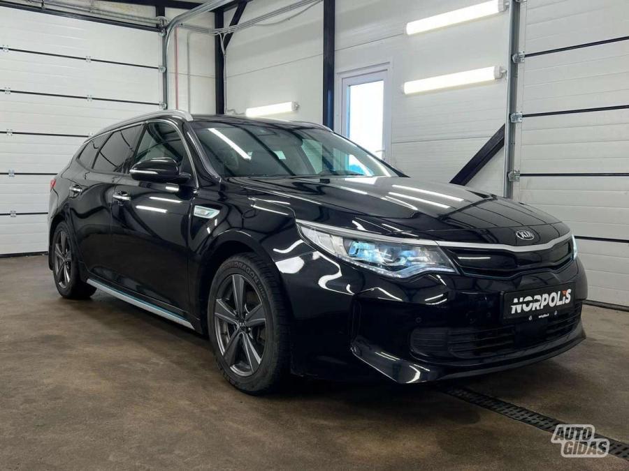 Black Kia Optima 2017 in Aukstieji Rusokai, with an engine capacity of 2.00 L and mileage of 146 thousand km for 12400 €, photo 4 on AUTOMOTO.COM.LV