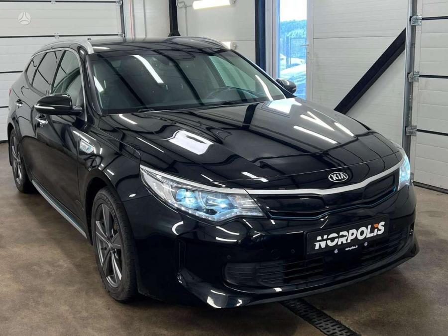 Black Kia Optima 2017 in Vilnius, with an engine capacity of 2.00 L and mileage of 146 thousand km for 12200 €, photo 3 on AUTOMOTO.COM.LV