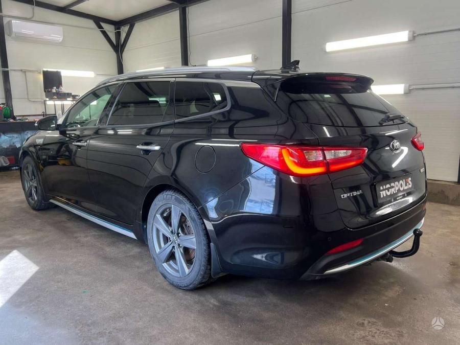 Black Kia Optima 2017 in Vilnius, with an engine capacity of 2.00 L and mileage of 146 thousand km for 12200 €, photo 10 on AUTOMOTO.COM.LV