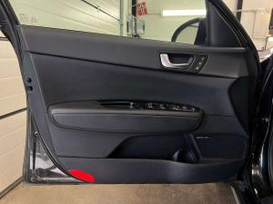 Black Kia Optima 2017 in Vilnius, with an engine capacity of 2.00 L and mileage of 146 thousand km for 12200 €, photo 12 on AUTOMOTO.COM.LV