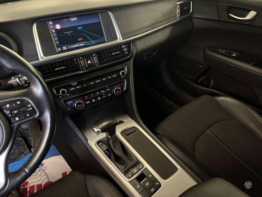 Black Kia Optima 2017 in Vilnius, with an engine capacity of 2.00 L and mileage of 146 thousand km for 12200 €, photo 19 on AUTOMOTO.COM.LV