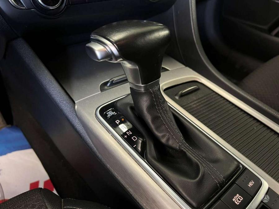Black Kia Optima 2017 in Vilnius, with an engine capacity of 2.00 L and mileage of 146 thousand km for 12200 €, photo 20 on AUTOMOTO.COM.LV