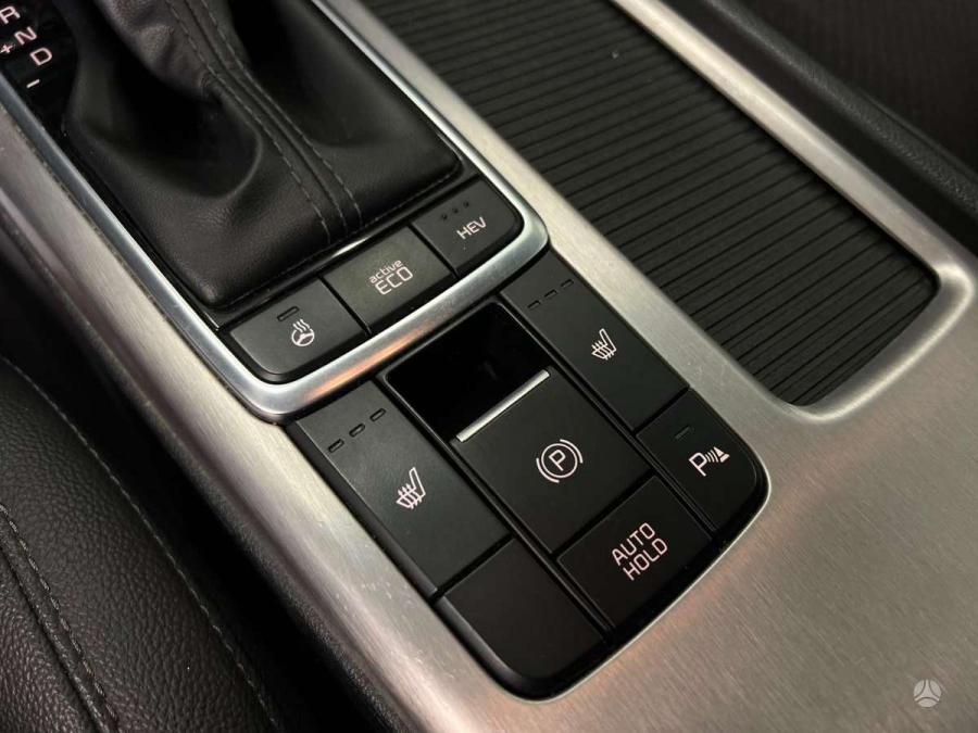 Black Kia Optima 2017 in Vilnius, with an engine capacity of 2.00 L and mileage of 146 thousand km for 12200 €, photo 21 on AUTOMOTO.COM.LV