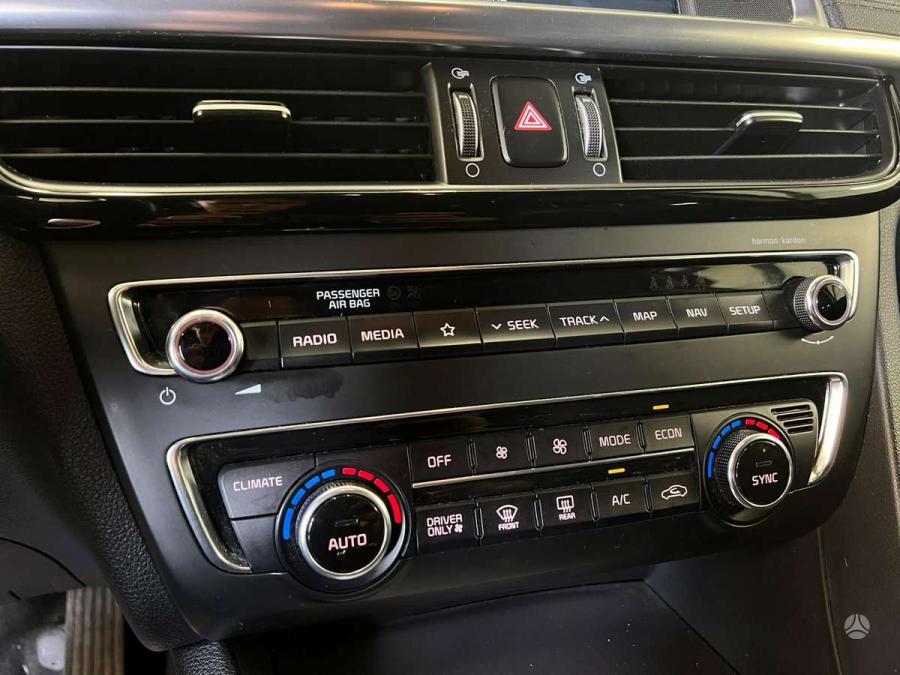 Black Kia Optima 2017 in Vilnius, with an engine capacity of 2.00 L and mileage of 146 thousand km for 12200 €, photo 22 on AUTOMOTO.COM.LV