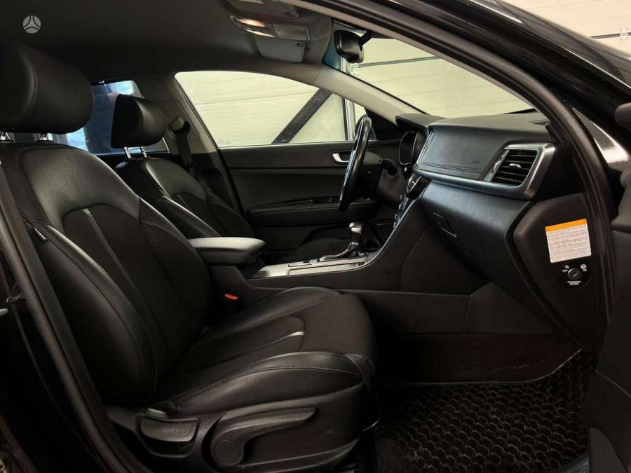 Black Kia Optima 2017 in Vilnius, with an engine capacity of 2.00 L and mileage of 146 thousand km for 12200 €, photo 37 on AUTOMOTO.COM.LV