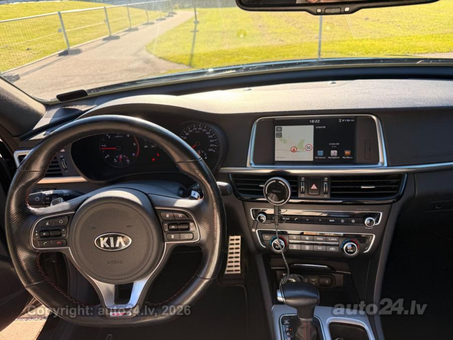 Black Kia Optima 2018 in Tartu, with an engine capacity of 1.70 L and mileage of 265 thousand km for 11999 €, photo 5 on AUTOMOTO.COM.LV