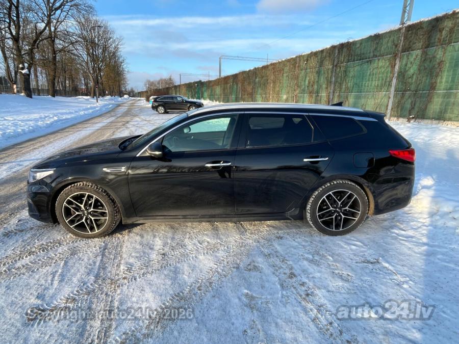 Black Kia Optima 2019 in Tallinn, with an engine capacity of 1.60 L and mileage of 245 thousand km for 11890 €, photo 1 on AUTOMOTO.COM.LV