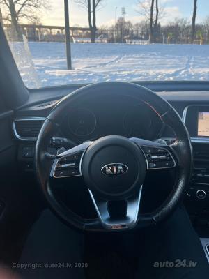 Black Kia Optima 2019 in Tallinn, with an engine capacity of 1.60 L and mileage of 245 thousand km for 11890 €, photo 5 on AUTOMOTO.COM.LV