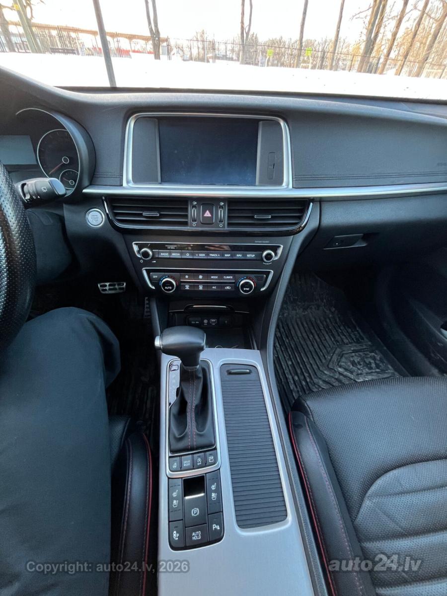 Black Kia Optima 2019 in Tallinn, with an engine capacity of 1.60 L and mileage of 245 thousand km for 11890 €, photo 7 on AUTOMOTO.COM.LV