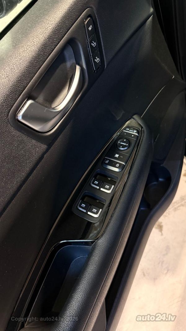 Black Kia Optima 2019 in Tartu, with an engine capacity of 1.60 L and mileage of 83 thousand km for 17500 €, photo 11 on AUTOMOTO.COM.LV