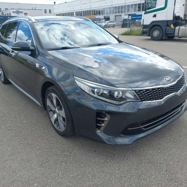Black Kia Optima 2019 in Panevezys, with an engine capacity of 1.69 L and mileage of 182 thousand km for 8200 €, photo 3 on AUTOMOTO.COM.LV
