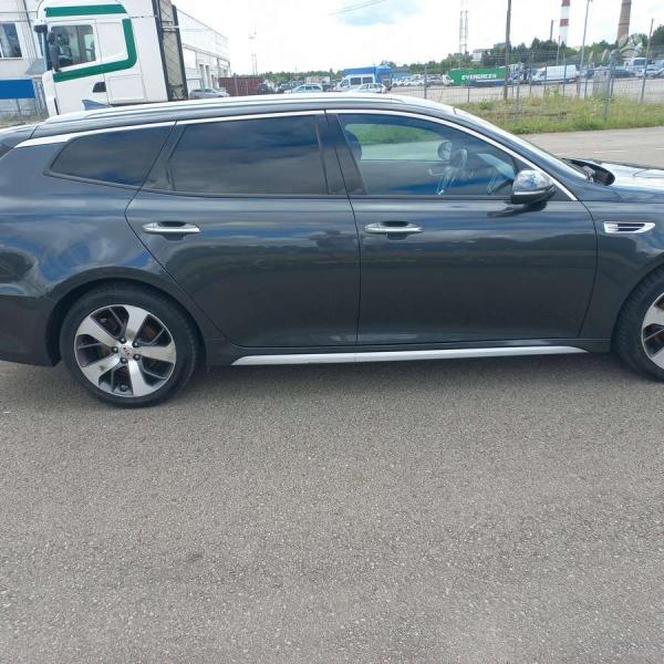 Black Kia Optima 2019 in Panevezys, with an engine capacity of 1.69 L and mileage of 182 thousand km for 8200 €, photo 5 on AUTOMOTO.COM.LV