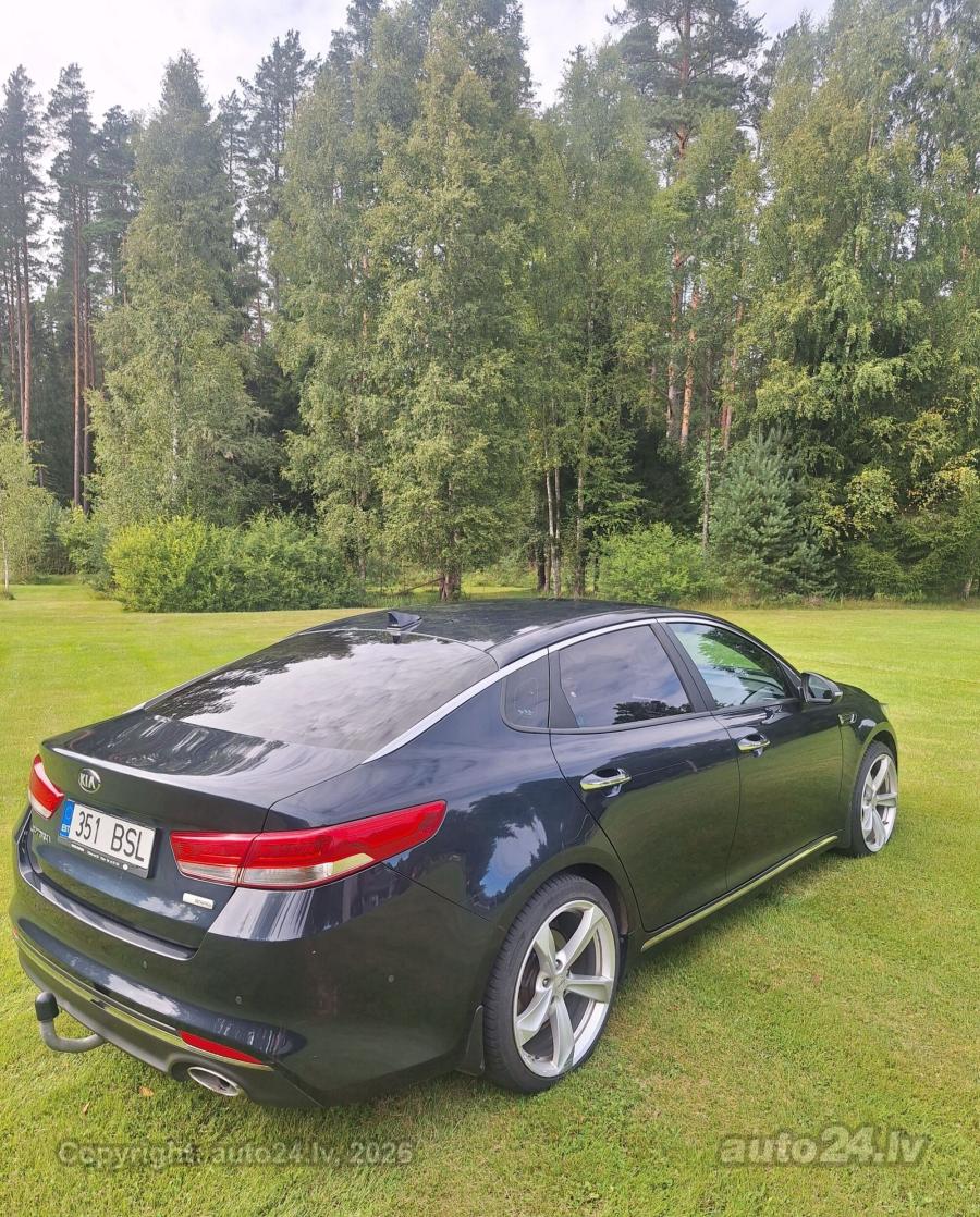 Blue Kia Optima 2016 in Rakvere, with an engine capacity of 1.70 L and mileage of 177 thousand km for 12000 €, photo 3 on AUTOMOTO.COM.LV