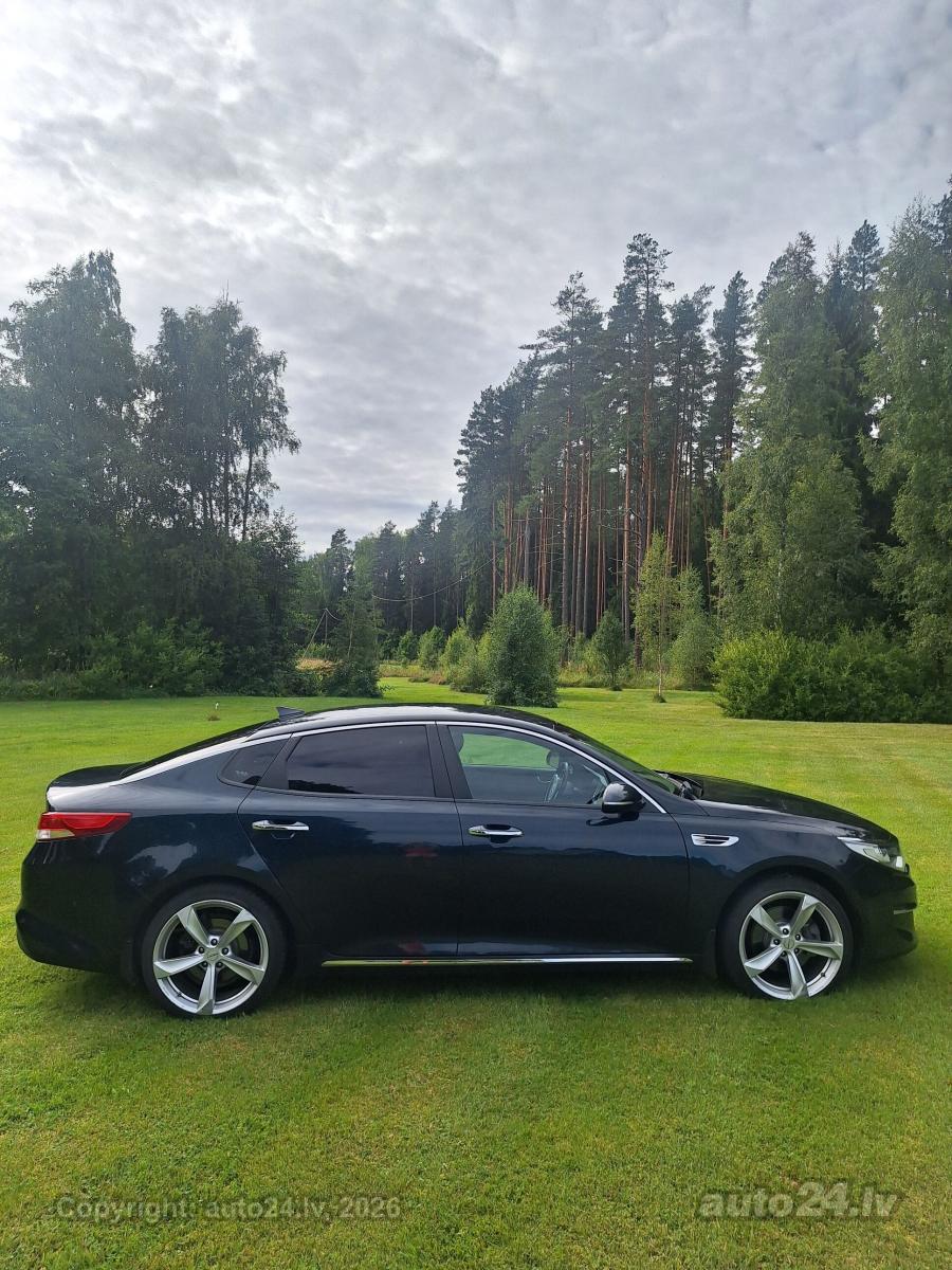 Blue Kia Optima 2016 in Rakvere, with an engine capacity of 1.70 L and mileage of 177 thousand km for 12000 €, photo 4 on AUTOMOTO.COM.LV
