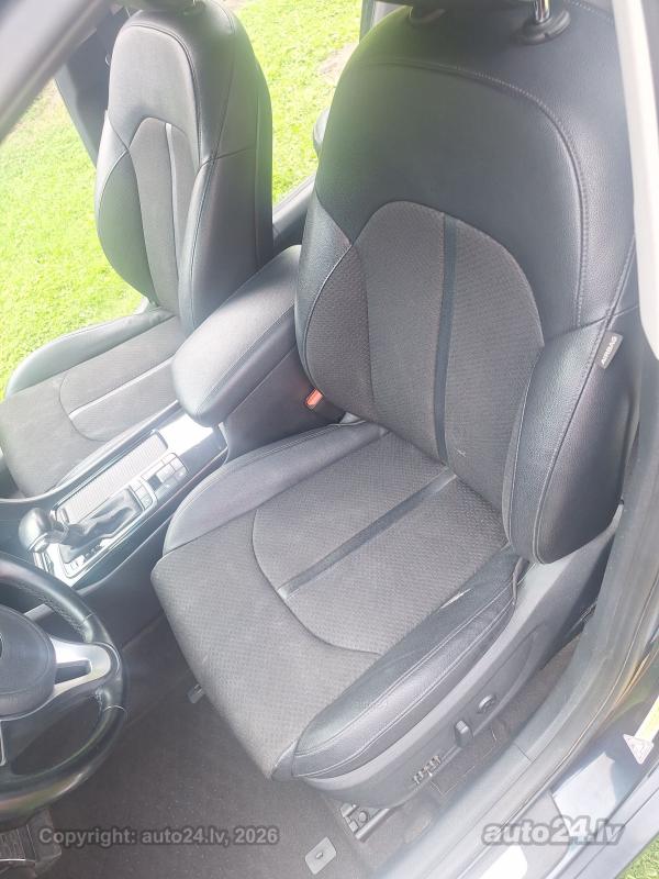 Blue Kia Optima 2016 in Rakvere, with an engine capacity of 1.70 L and mileage of 177 thousand km for 12000 €, photo 8 on AUTOMOTO.COM.LV