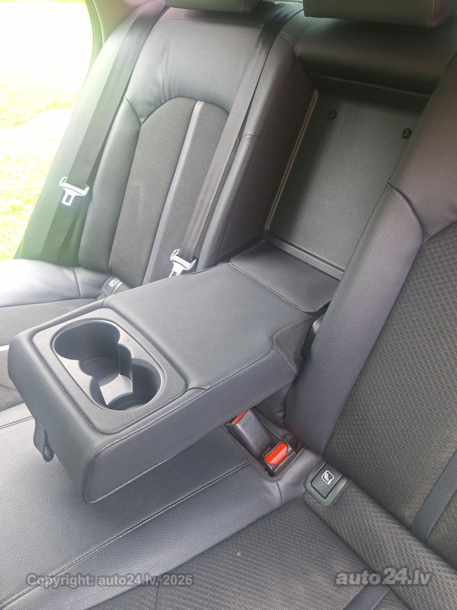 Blue Kia Optima 2016 in Rakvere, with an engine capacity of 1.70 L and mileage of 177 thousand km for 12000 €, photo 9 on AUTOMOTO.COM.LV