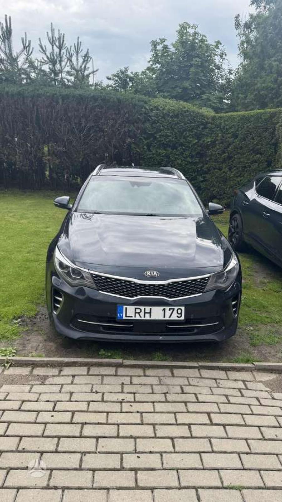 Blue Kia Optima 2017 in Kaunas, with an engine capacity of 1.69 L and mileage of 226 thousand km for 8500 €, photo 1 on AUTOMOTO.COM.LV