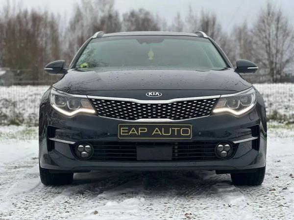 Blue Kia Optima 2017 in Jelgava, with an engine capacity of 1.70 L and mileage of 184 thousand km for 11990 €, photo 2 on AUTOMOTO.COM.LV