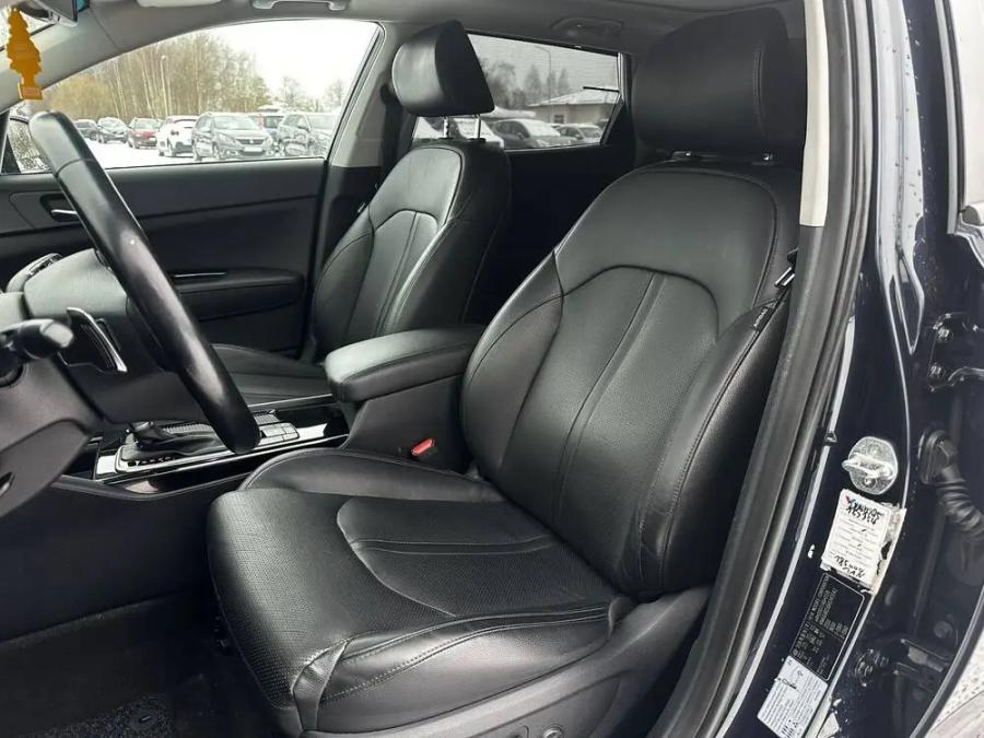 Blue Kia Optima 2017 in Jelgava, with an engine capacity of 1.70 L and mileage of 184 thousand km for 11990 €, photo 8 on AUTOMOTO.COM.LV