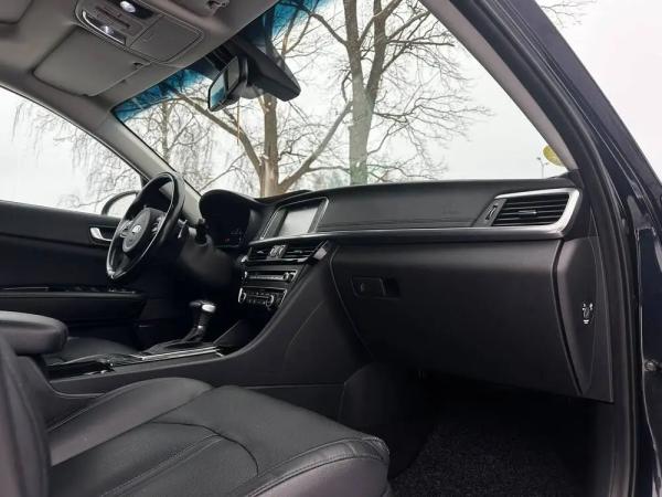 Blue Kia Optima 2017 in Jelgava, with an engine capacity of 1.70 L and mileage of 184 thousand km for 11990 €, photo 9 on AUTOMOTO.COM.LV