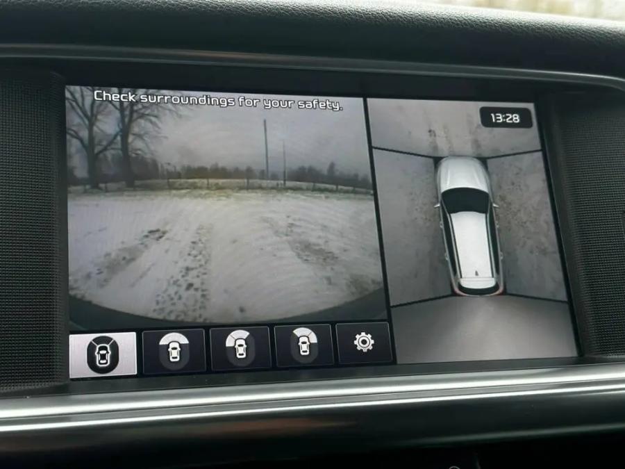 Blue Kia Optima 2017 in Jelgava, with an engine capacity of 1.70 L and mileage of 184 thousand km for 11990 €, photo 22 on AUTOMOTO.COM.LV