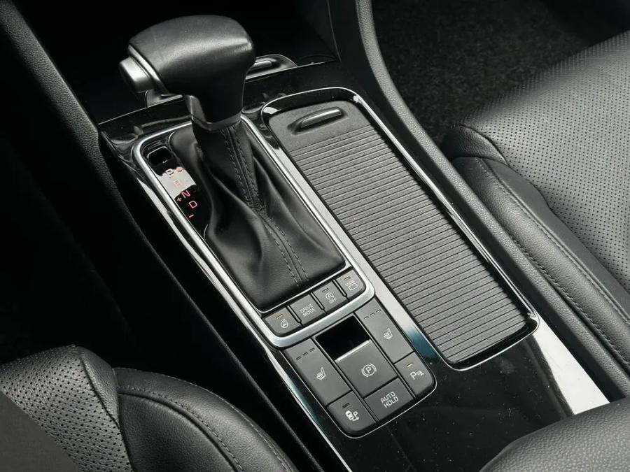 Blue Kia Optima 2017 in Jelgava, with an engine capacity of 1.70 L and mileage of 184 thousand km for 11990 €, photo 29 on AUTOMOTO.COM.LV