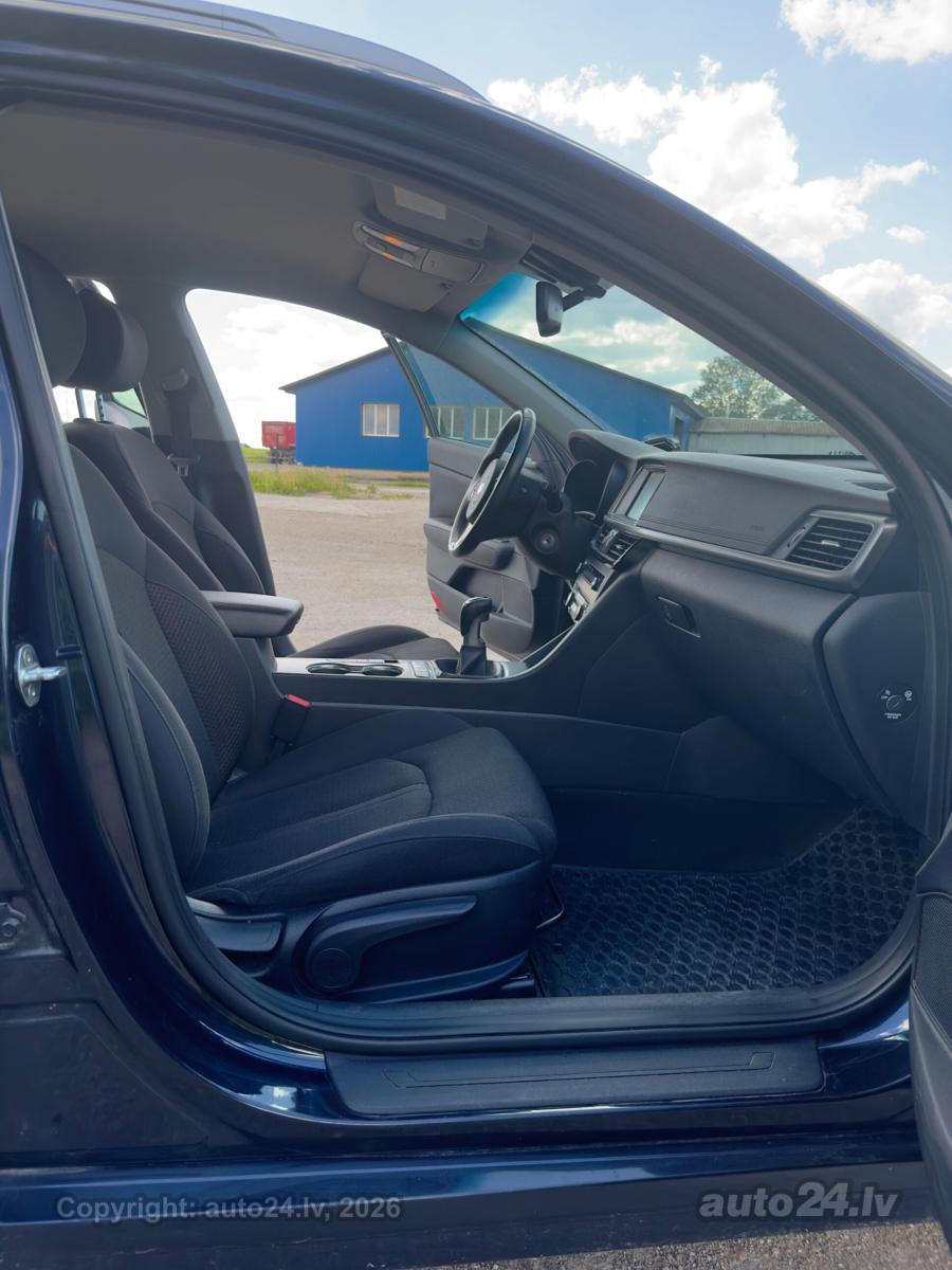 Blue Kia Optima 2018 in Tallinn, with an engine capacity of 2.00 L and mileage of 92 thousand km for 12500 €, photo 13 on AUTOMOTO.COM.LV
