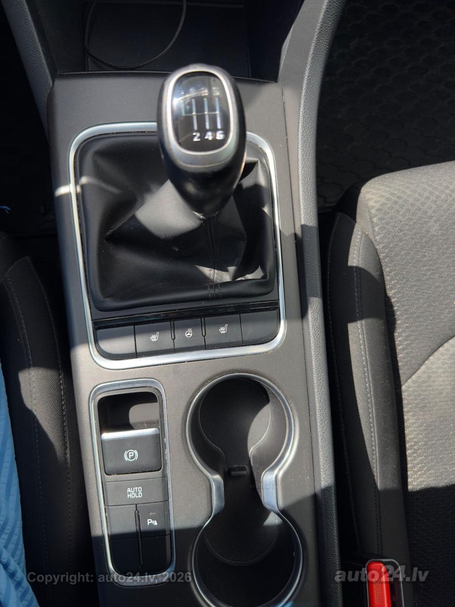 Blue Kia Optima 2018 in Tallinn, with an engine capacity of 2.00 L and mileage of 92 thousand km for 12500 €, photo 16 on AUTOMOTO.COM.LV