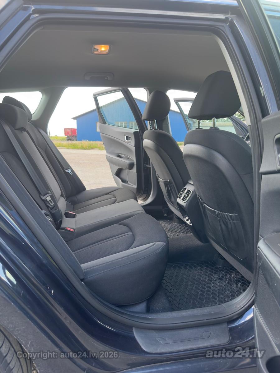 Blue Kia Optima 2018 in Tallinn, with an engine capacity of 2.00 L and mileage of 92 thousand km for 12500 €, photo 19 on AUTOMOTO.COM.LV