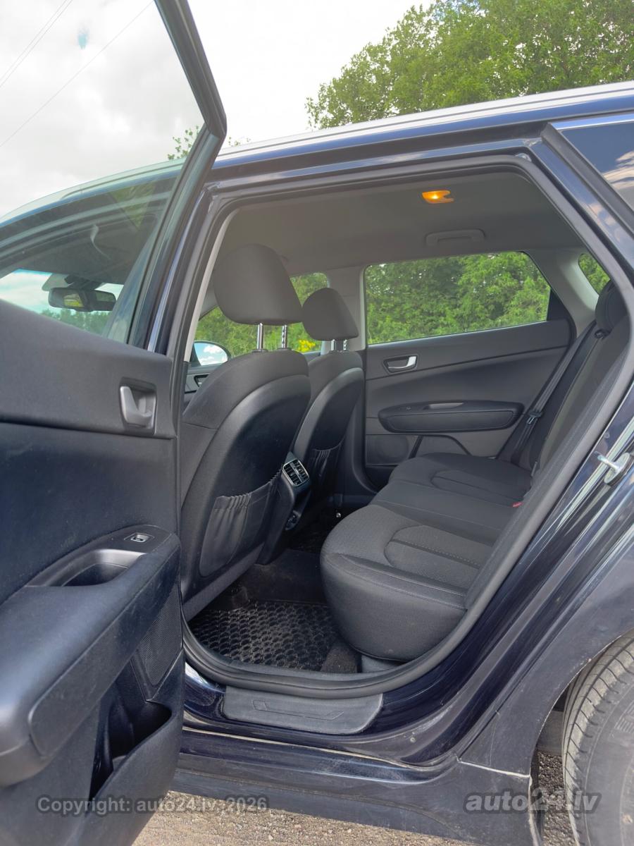 Blue Kia Optima 2018 in Tallinn, with an engine capacity of 2.00 L and mileage of 92 thousand km for 12500 €, photo 20 on AUTOMOTO.COM.LV